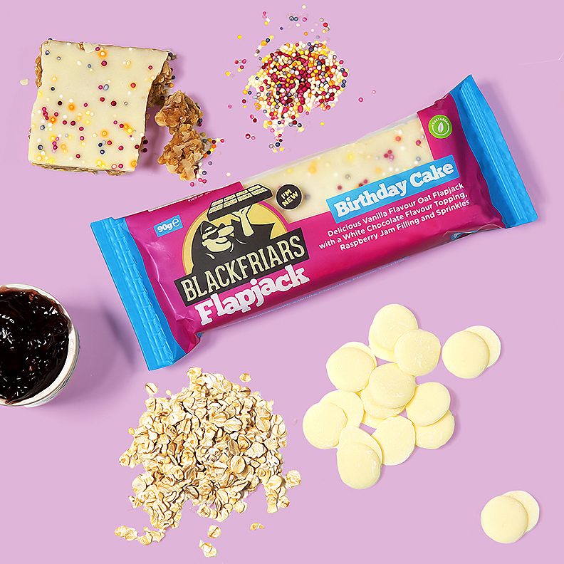 Baton energizant FlapJack - 90g Birthday Cake. Recosport